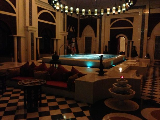 Ramona Gabor starneste invidia celor din jur. Vezi ce stil de viata luxos duce in Dubai si cum ...