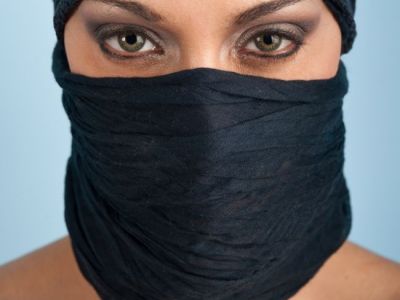 De La Musulmana Sfioasa La Model Topless Imaginea Cu O Femeie Care A Scandalizat Milioane De