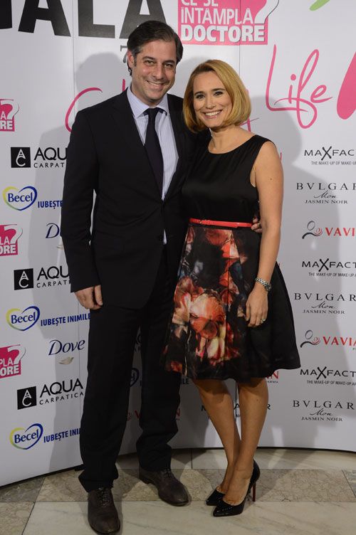 Cum s-au imbracat vedetele la gala CSID: Oana Cuzino si Carmen Bruma ...