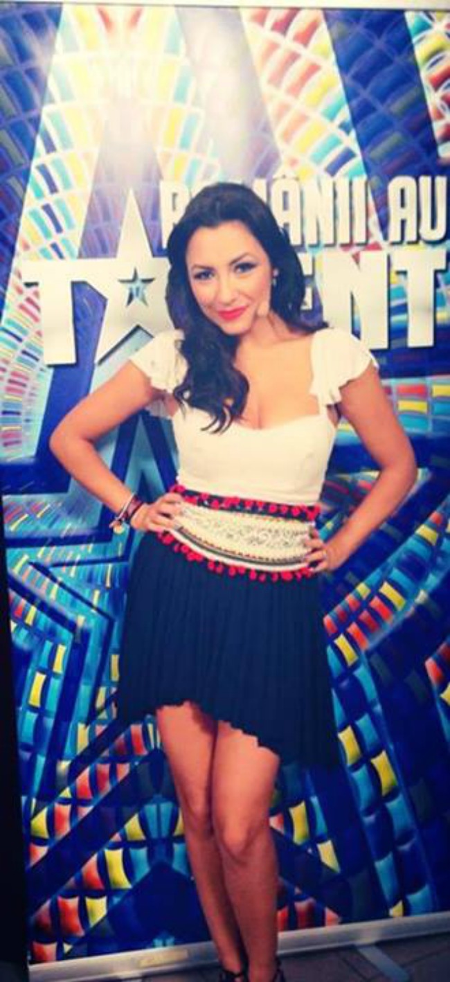 Andra, sexy la preselectiile Romanii au Talent. Cu ce decolteu amplu a ...