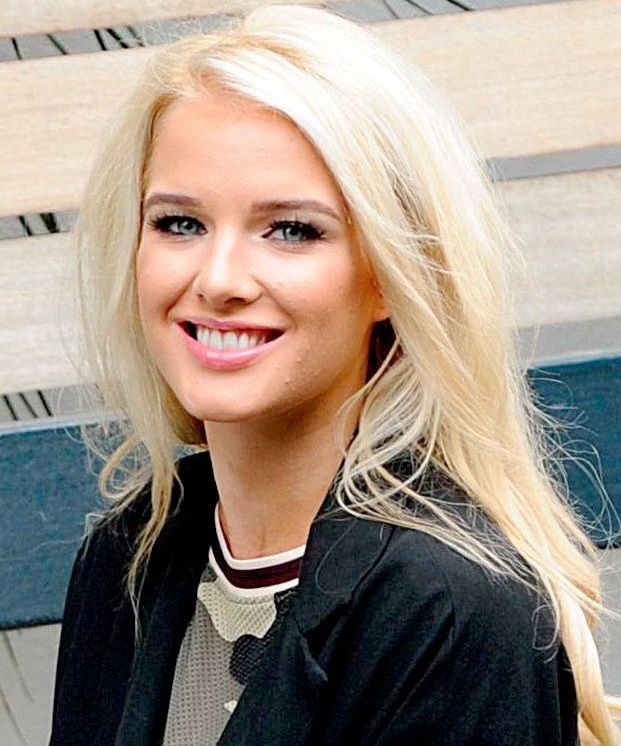 Zice ca are cei mai mari sani din lume, dar fata ii e acoperita de ...