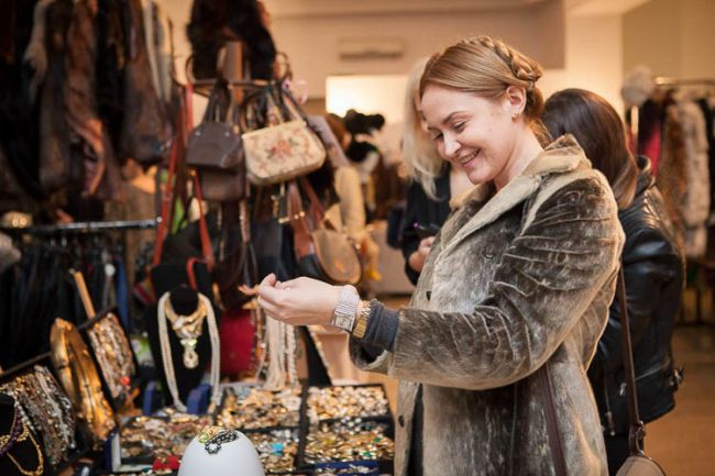 Femei in CTRL: Laura Calin, femeia curajoasa din spatele targului V for ...