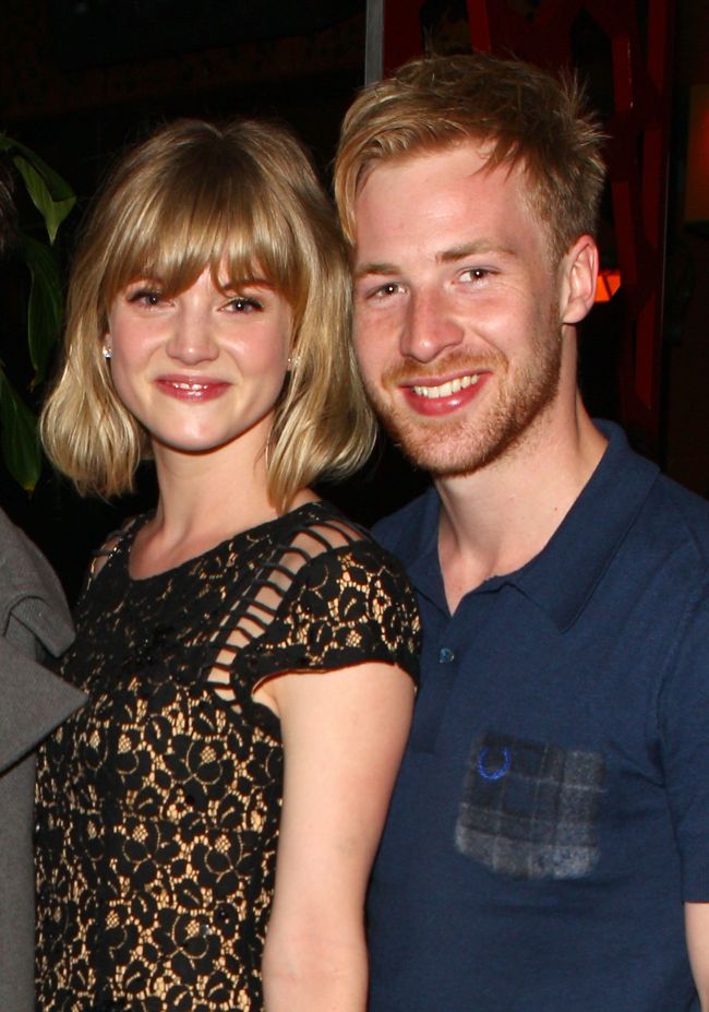 Sigur il mai stii pe Lewis din serialul cu sirene H2O. Uite cum a ajuns ...