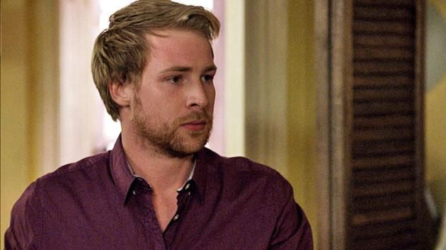 Sigur il mai stii pe Lewis din serialul cu sirene H2O. Uite cum a ajuns ...