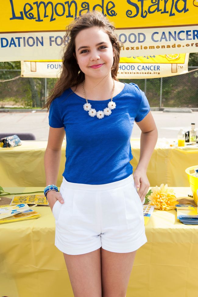 Sora mai mica a Selenei Gomez nu mai e o copila. Transformarea ...