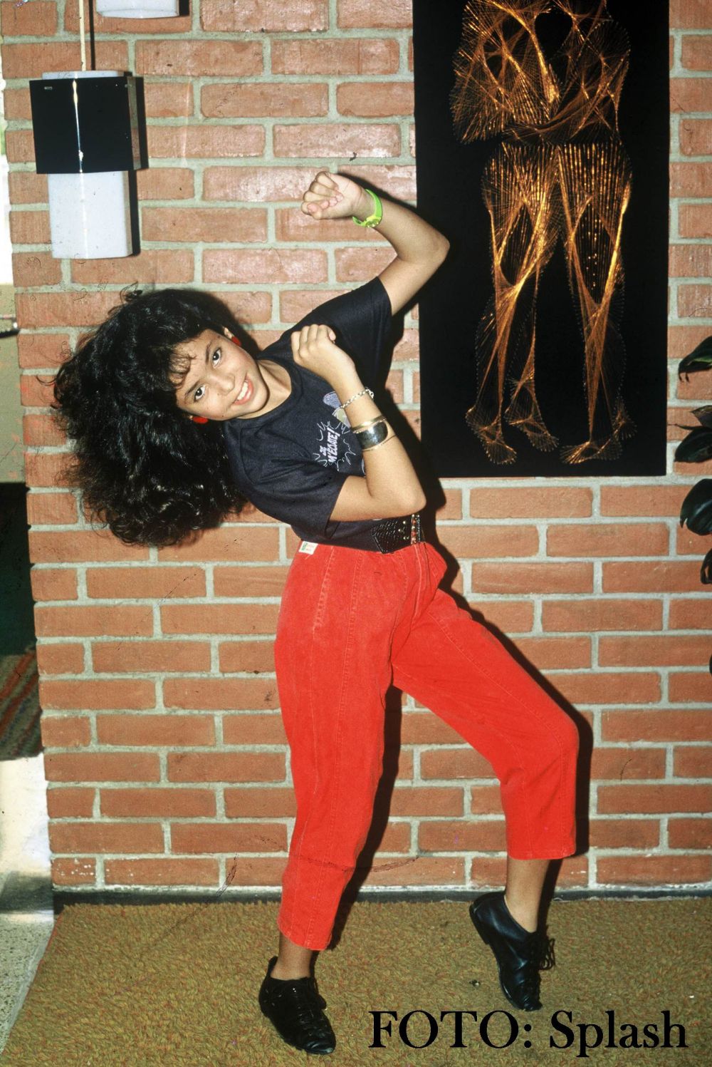 Shakira, imagini din 10 în 10 ani. Cum s-a transformat dintr-o fetita ...