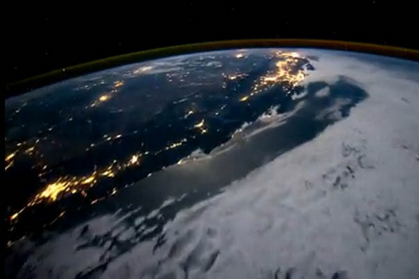 Copilul tau nu trebuie sa rateze asta! Cum arata un fulger vazut din ...