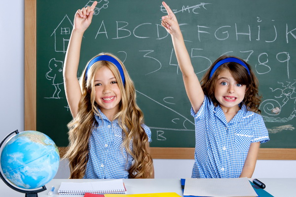 O scoala din Marea Britanie le-a interzis elevilor sa ridice mana la ...